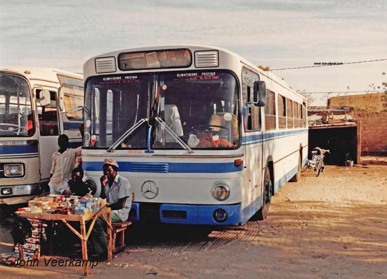 Buses in Niger-Mercedes-Benz O307