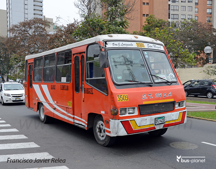 Buses in Peru-E.T.104 S.A.